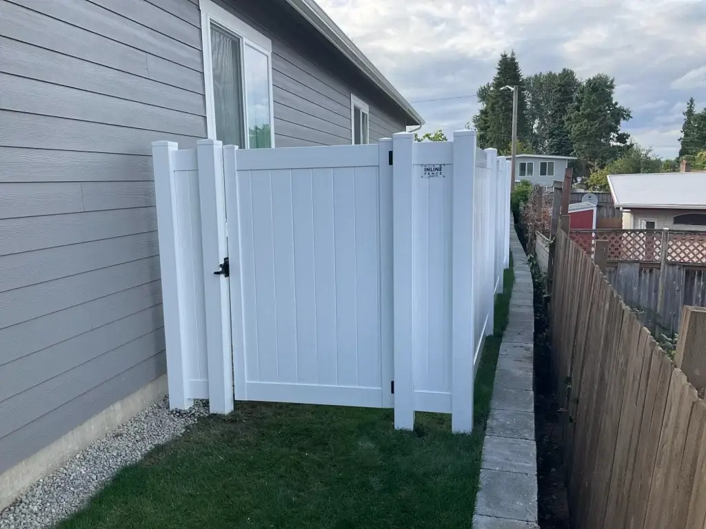 Vinyl Fence Repair Seattle Tips Every Homeowner Should Know - Inline Fence